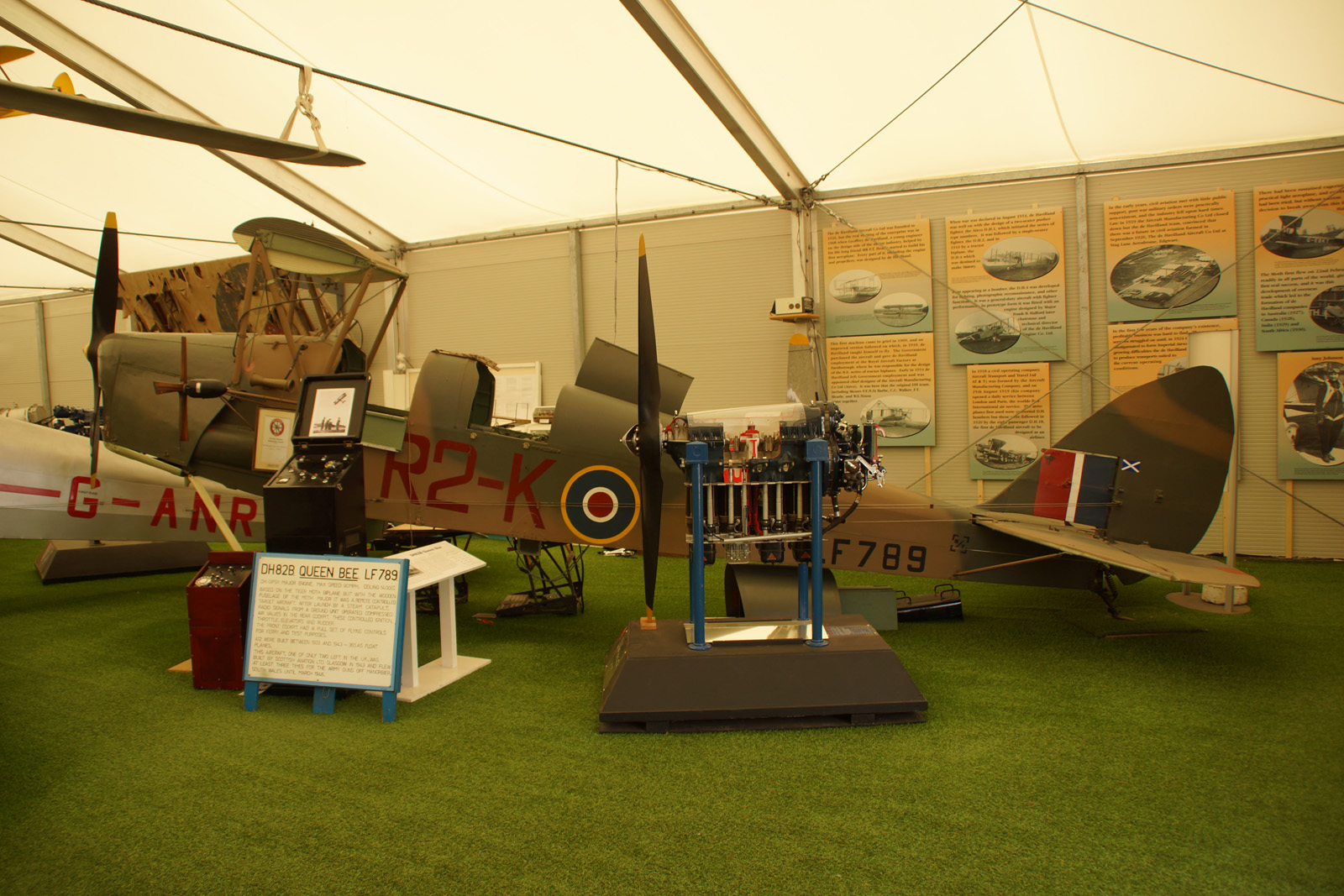 DH82B Queen Bee – AviationMuseum