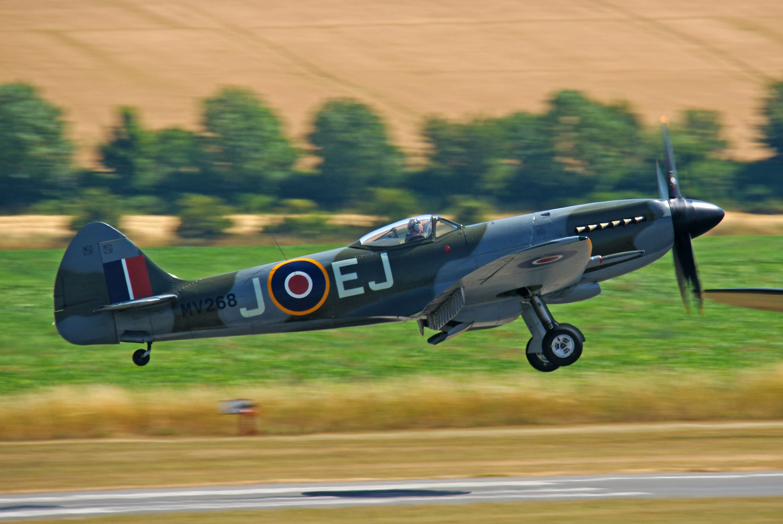Supermarine Spitfire FR XIV – AviationMuseum