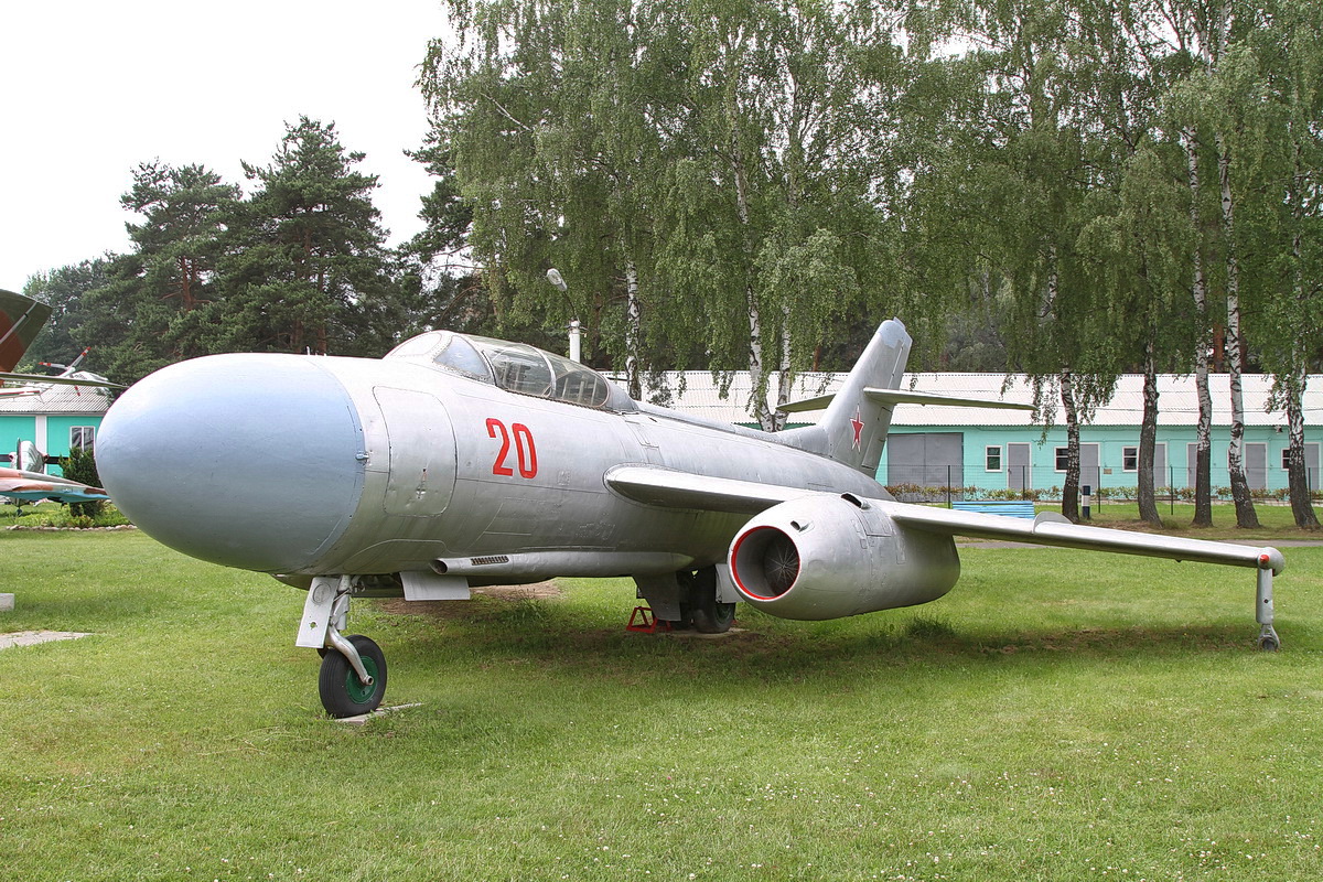 Yakolev Yak-25M – AviationMuseum