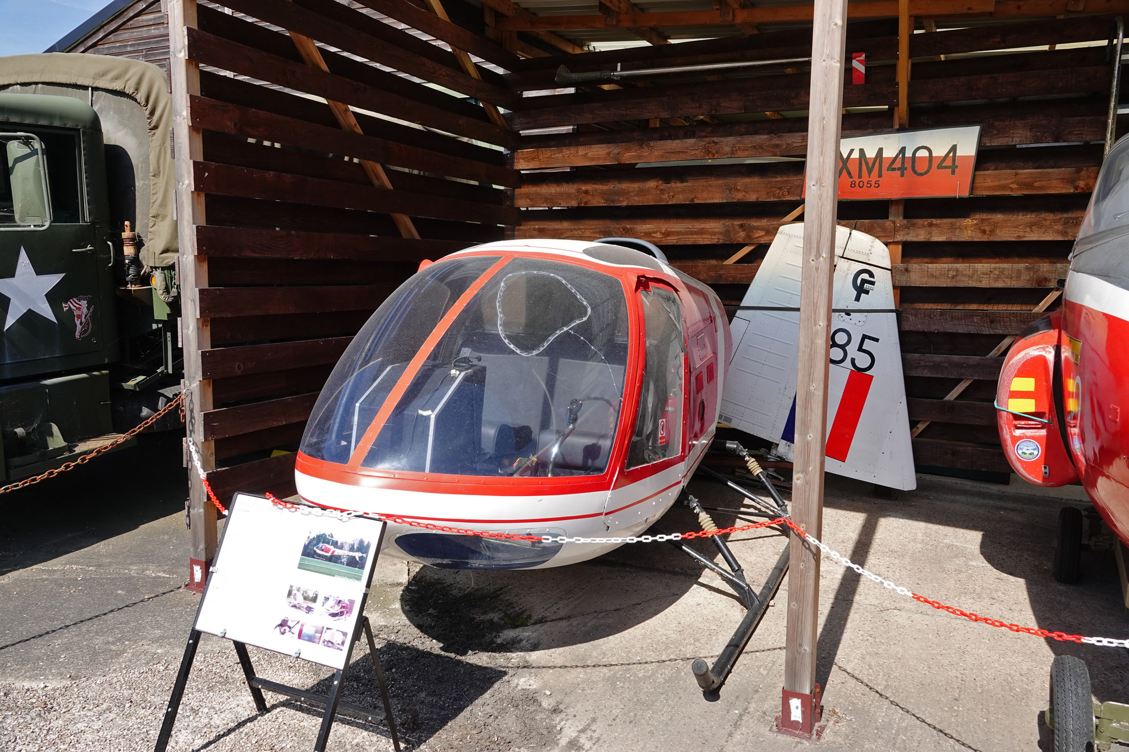 Enstrom 280C Shark HB-XMO – AviationMuseum